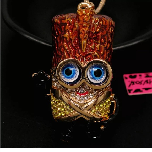 Jewelry | Crystal Hawaiian Tiki Minion Robot Necklace | Poshmark